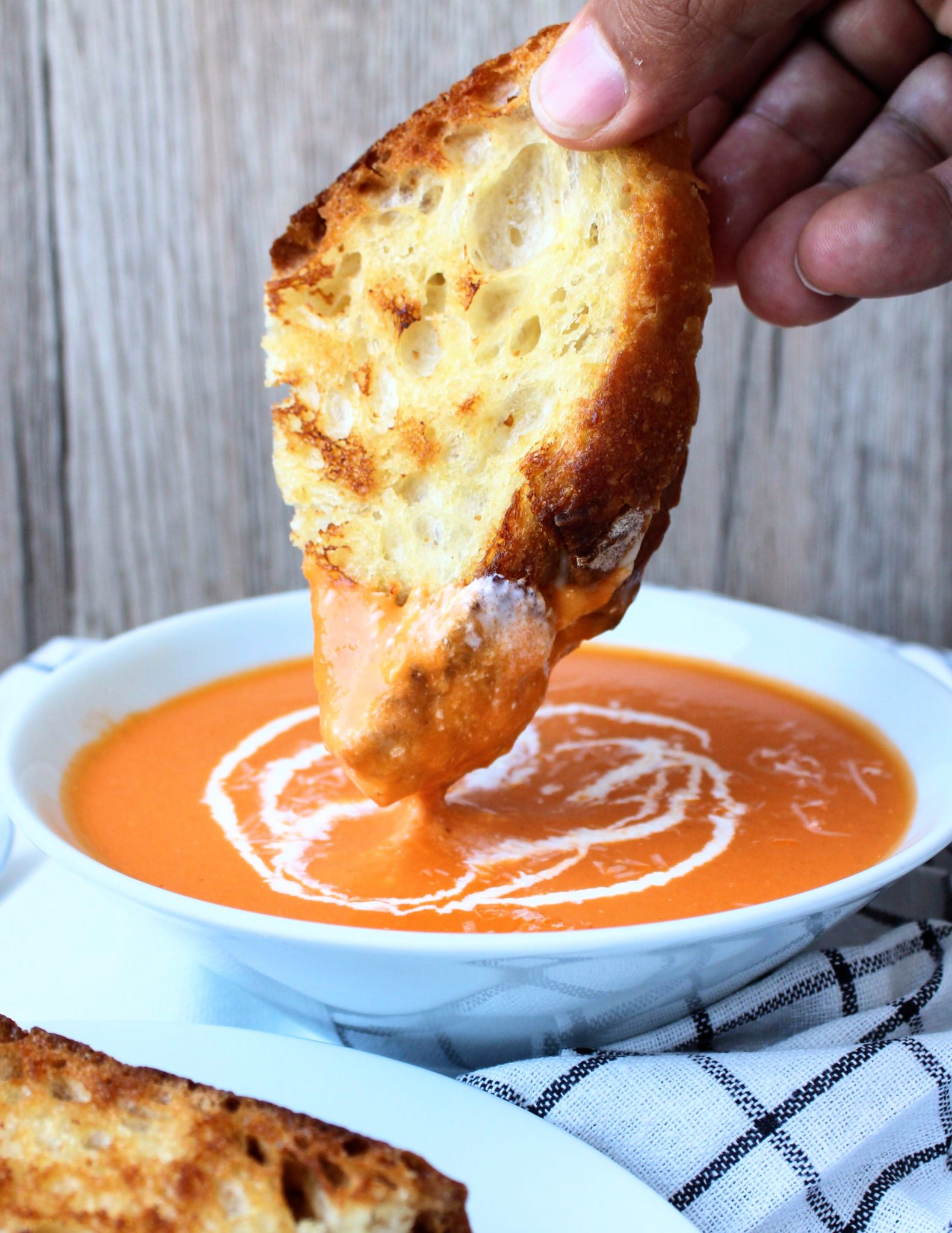 Cremosa Sopa de Tomate (Tomato Soup) - Receta Americana