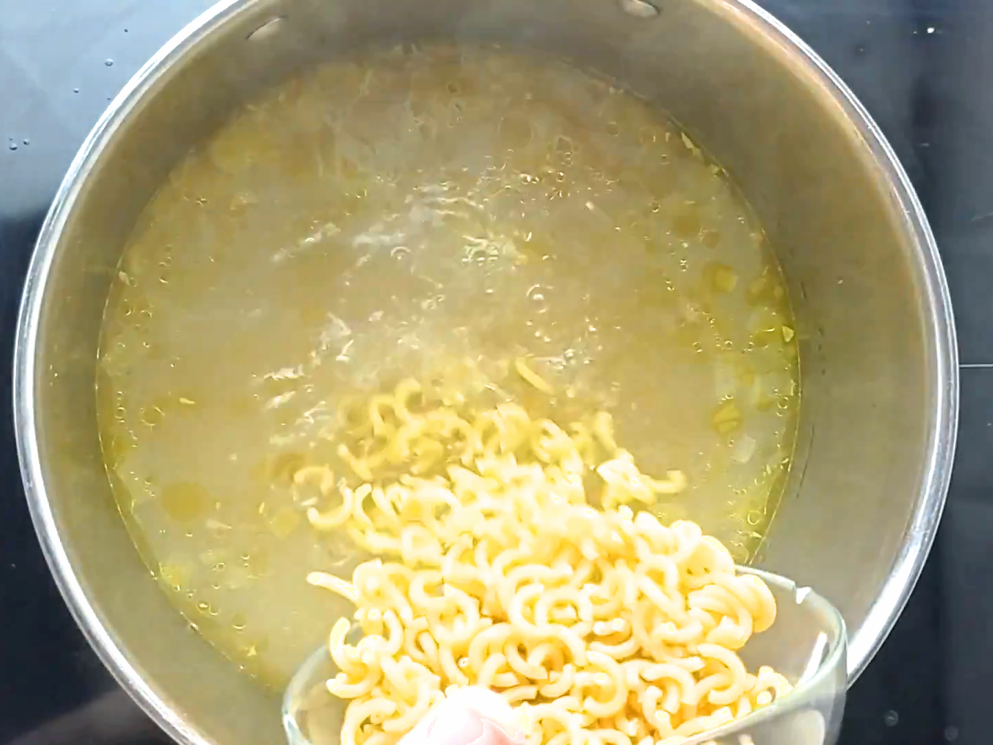 Sopa de Pollo con Fideos y Verduras (Chicken Noodle Soup) - Receta ...